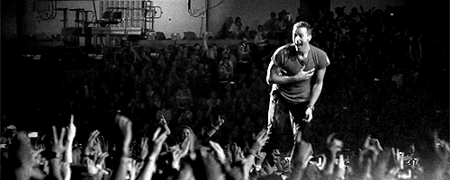 Concert Coldplay Chris Martin GIF | GIFs.nl