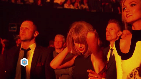 Dansen Gelukkig Britten GIF | GIFs.nl