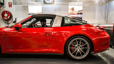 Porsche GIF | GIFs.nl